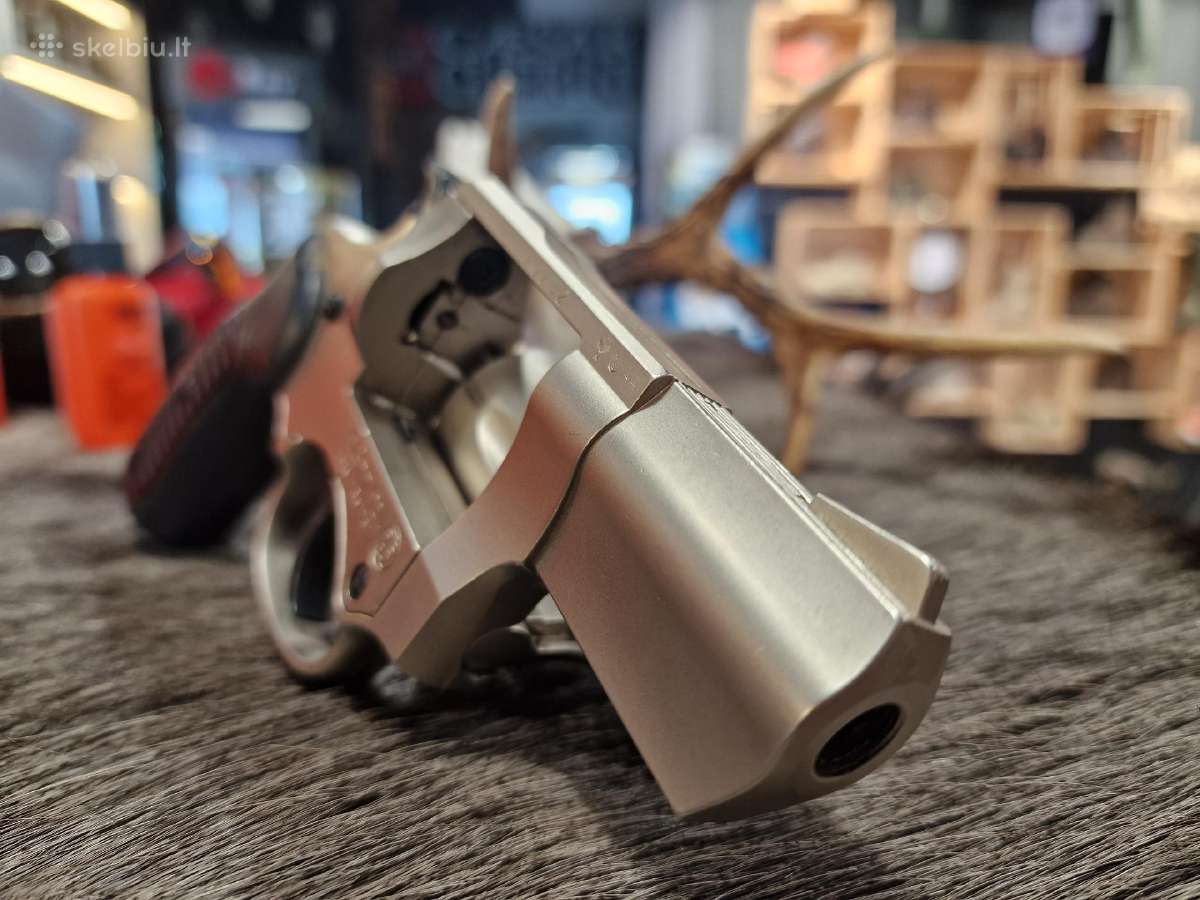 Dujinis revolveris ME 38 COMPACT :: medzioklis.com